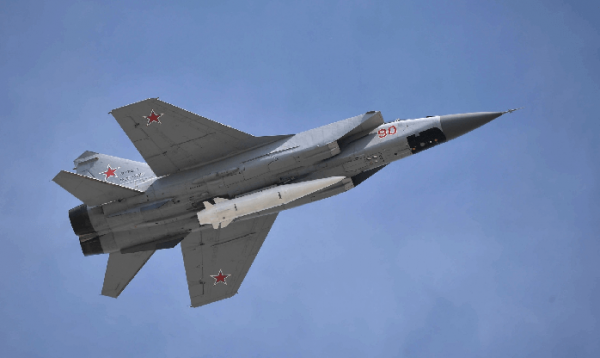 Russian MiG-31K Fighter Jet Armed With Putin's 'Invincible' Kinzhal Hypersonic Missile Deployed ...