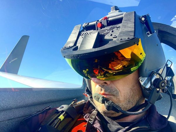 Ukraine Sets Up 'Secret' American Fighter Jet Simulation Center With VR ...