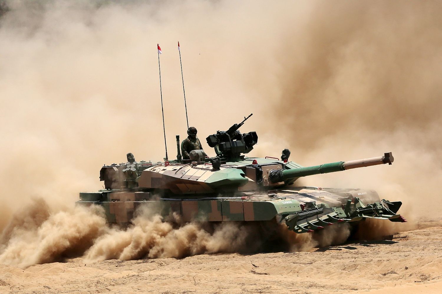 Arjun Tank: India Pitches Its ‘Hunter-Killer’ Arjun MBT To African ...