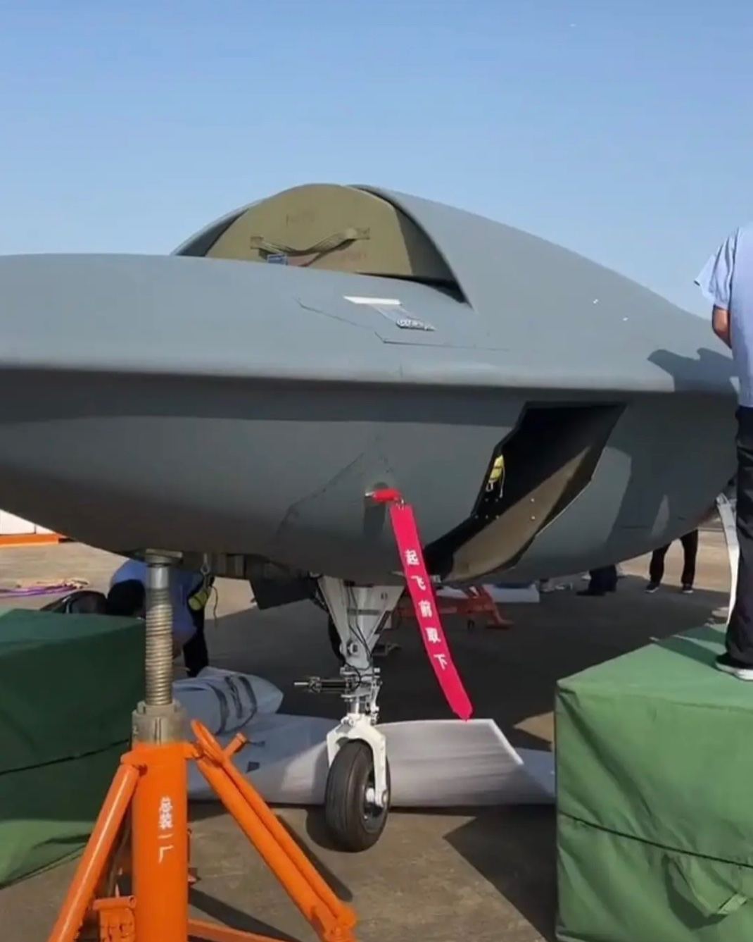 Mysterious UAV Suspected As J-20 Stealth Fighters’ Loyal Wingman ...