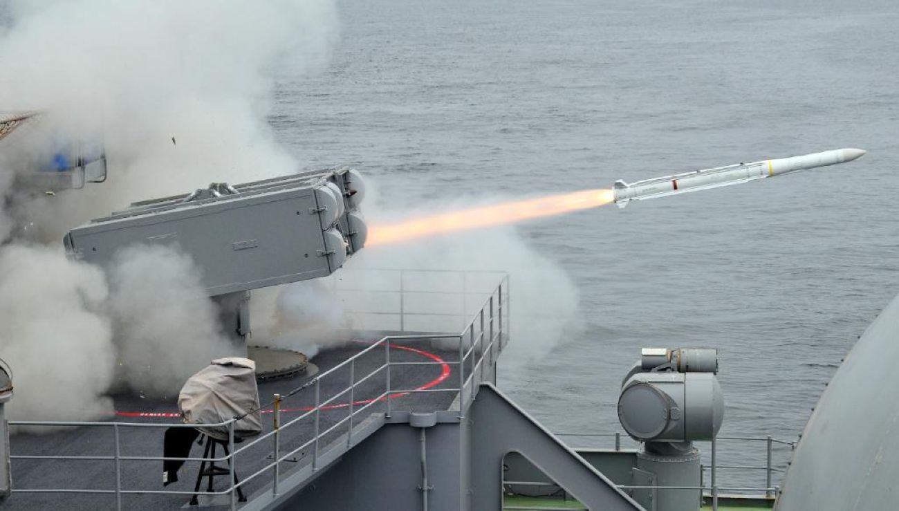 US Navy To Get More RIM-7 Sea Sparrow Missiles; Raytheon Secures A $400 Million US DoD Contract