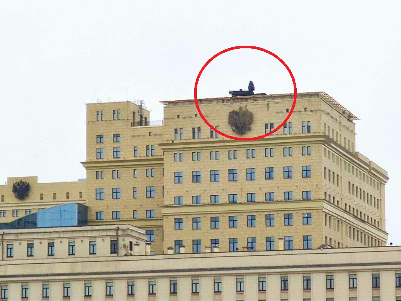 Russian Mi-26 Airlifts Pantsir AD System onto Moscow Rooftops to ...