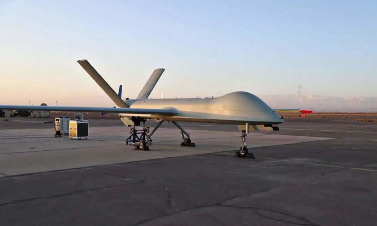 Japanese F-15 Fighters Intercept China's Most Advanced WZ-7 Soaring Dragon Flying Over East ...