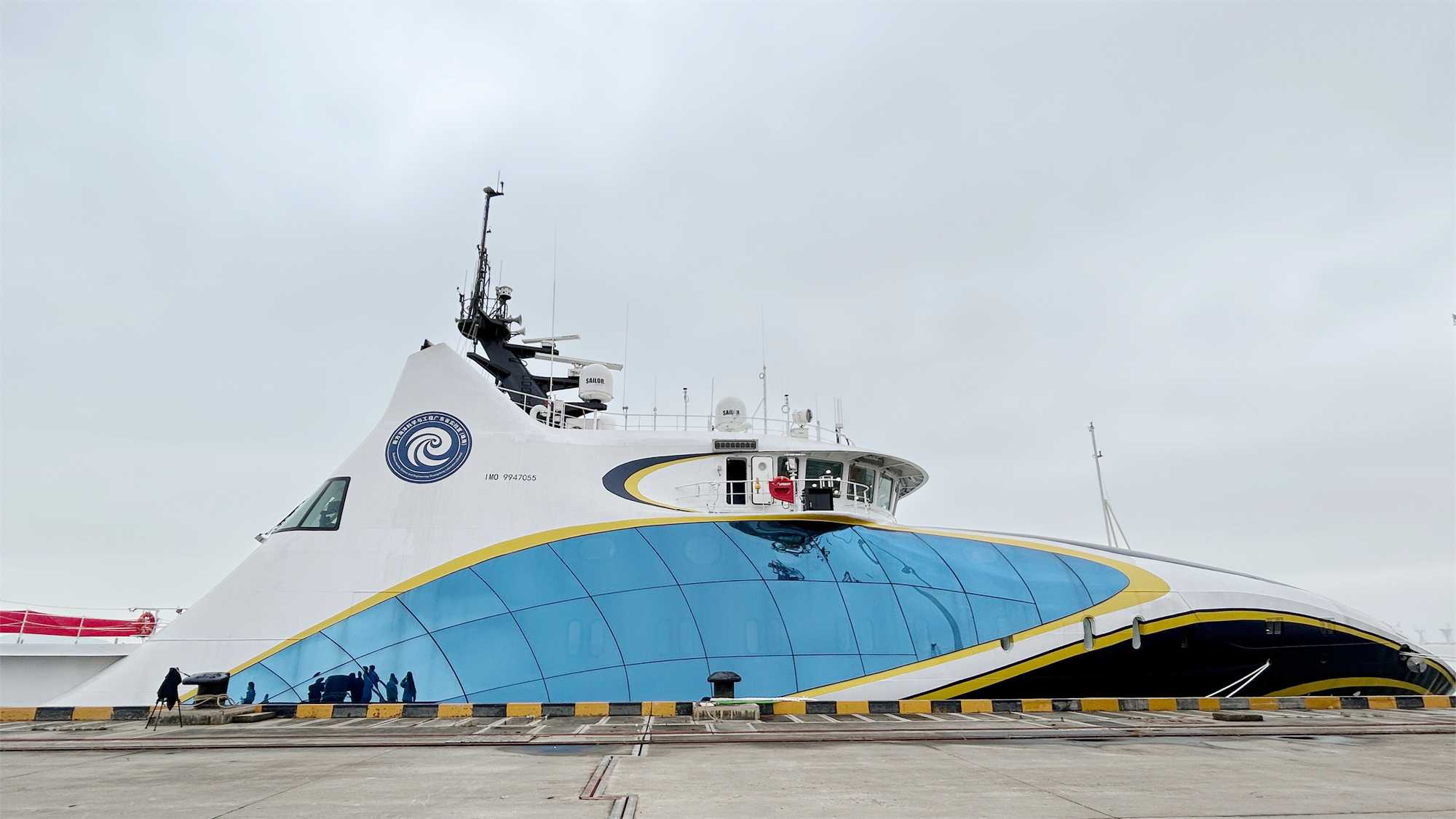 China Claims Inducting World's 1st Unmanned Drone Carrier That Can ...