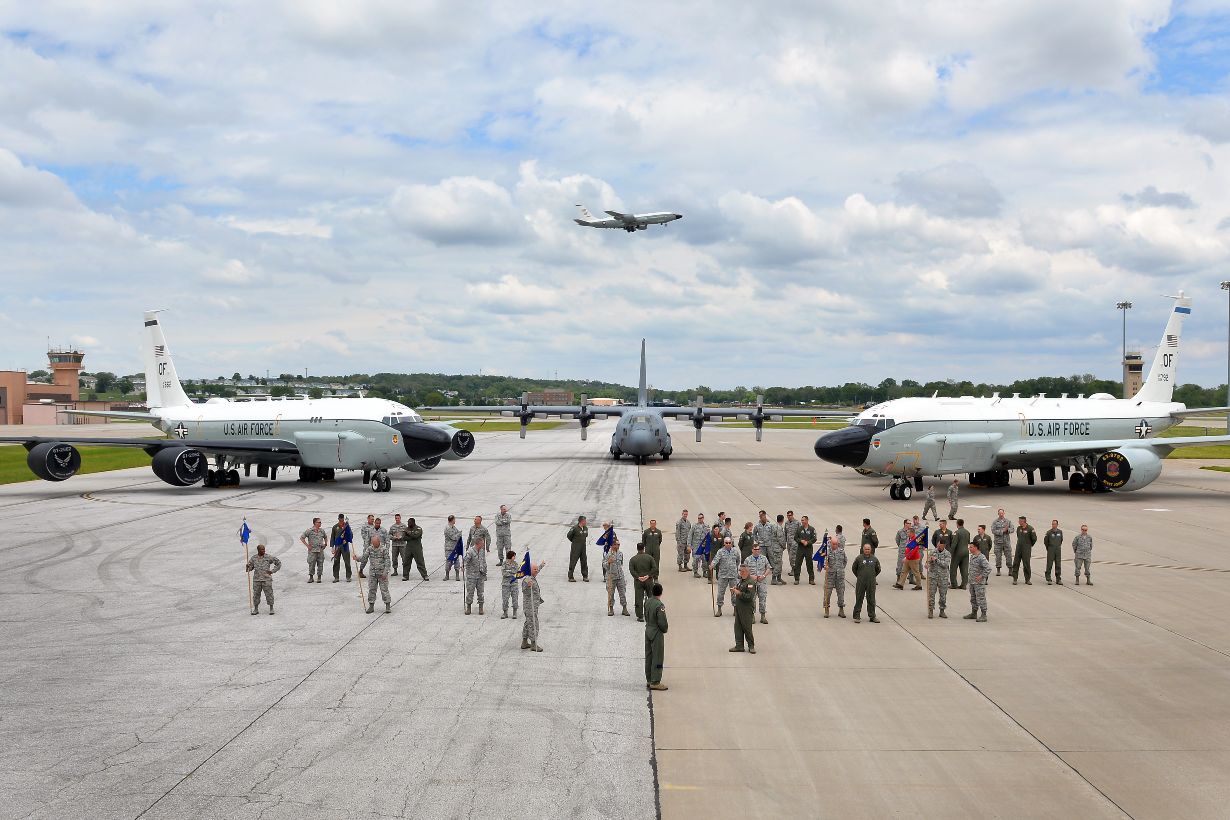 Home To 'Doomsday Planes', US Air Force Reopens The E-4B Hangar At ...