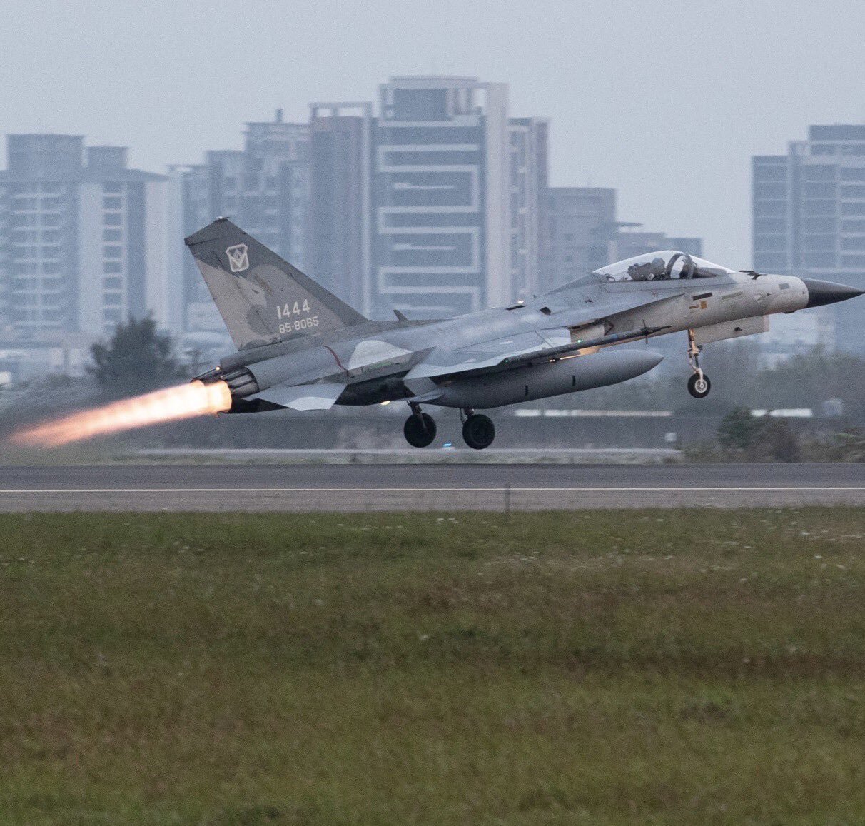 'Intercepting In Pairs': Taiwan's F-16, Mirage-2000 Fighter Jets ...