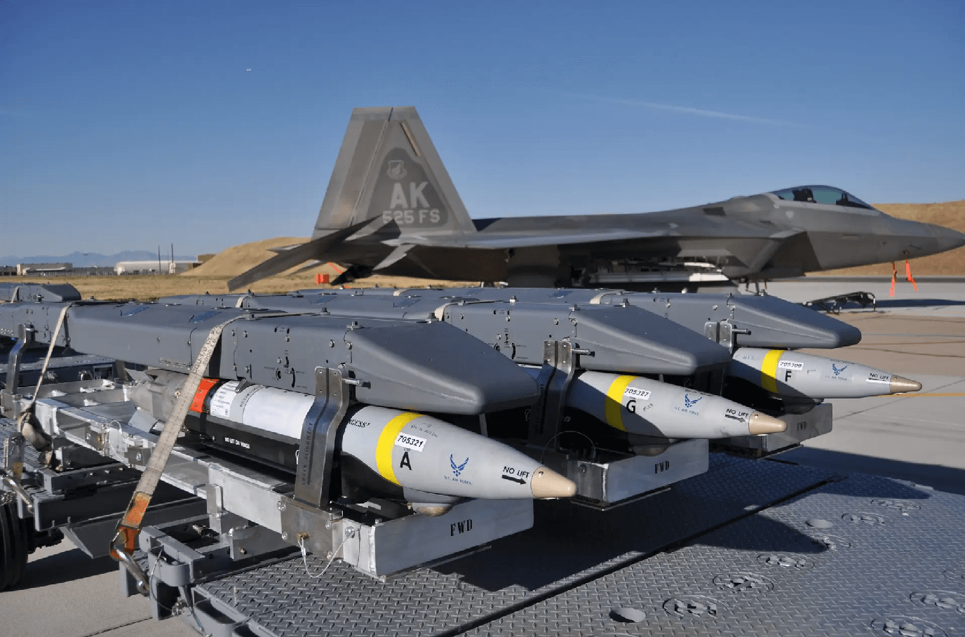 US Suspends Delivery Of HIMARS-Launched GLSDB 'Smart Bombs' To Taiwan ...