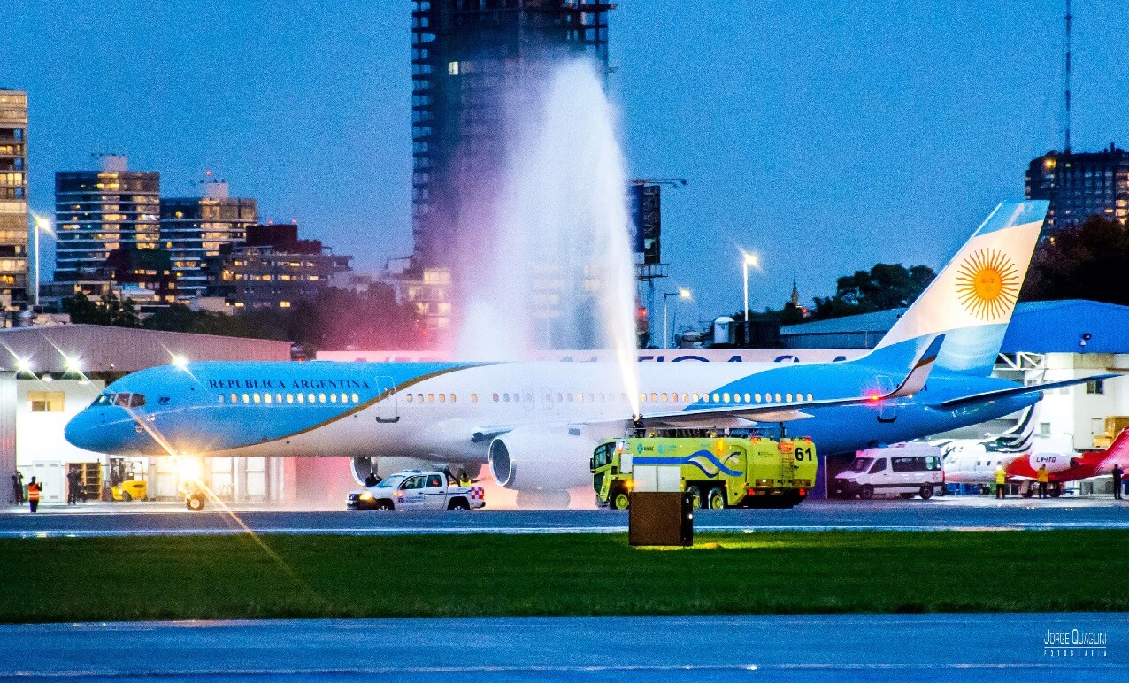 Stunning Stunts! Argentina's Brand New Presidential Aircraft, ARG 01 ...