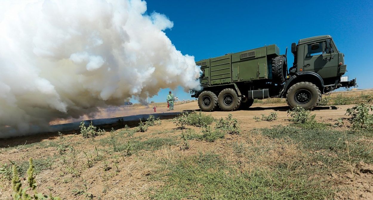 Ukraine’s ‘House On Tank’ Stuns Military Watchers & Netizens; Russia, Ukraine Use Deception ...