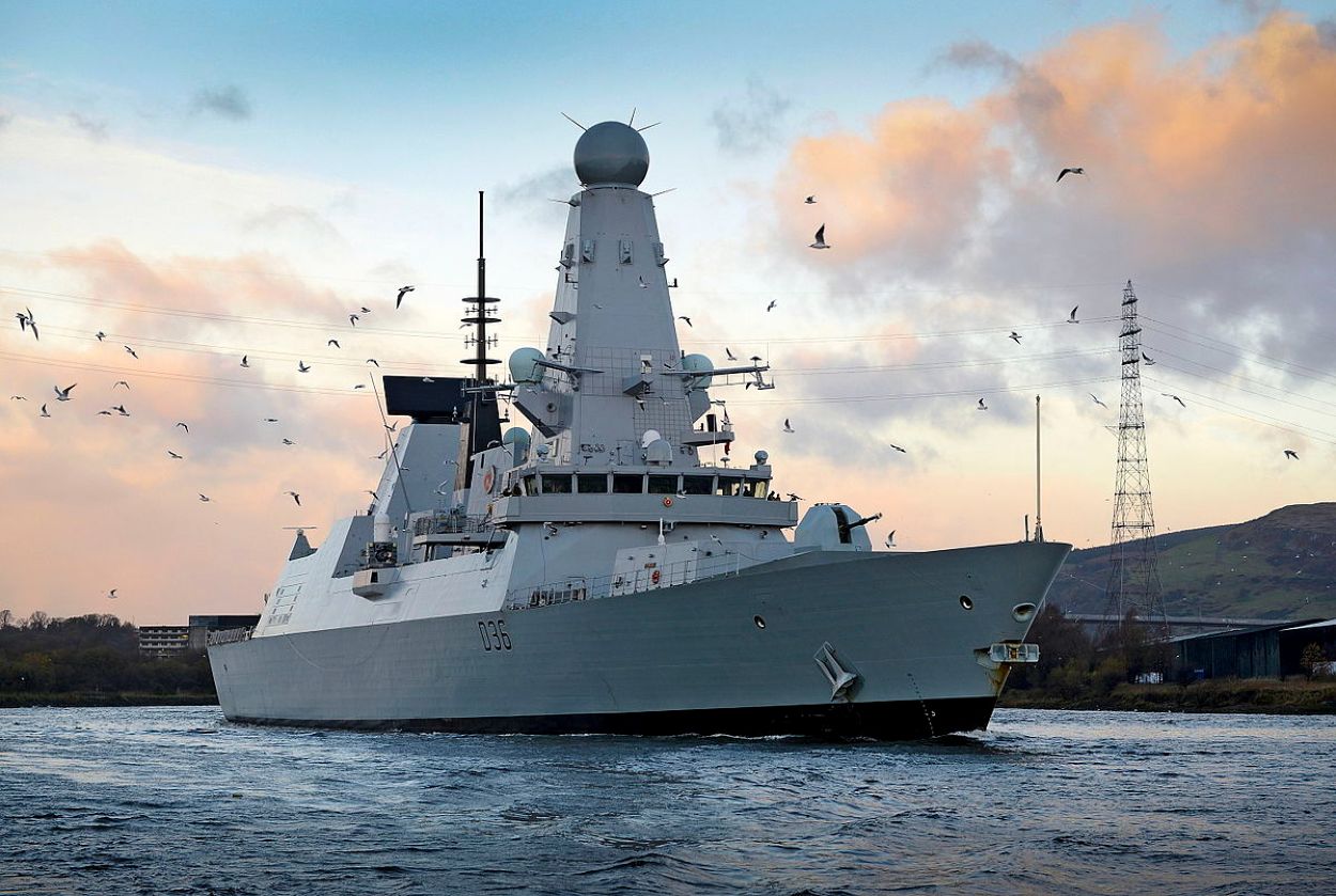 British Navy Fires ‘Sea Vipers’ From HMS Defender To Destroy Jet Drone ...