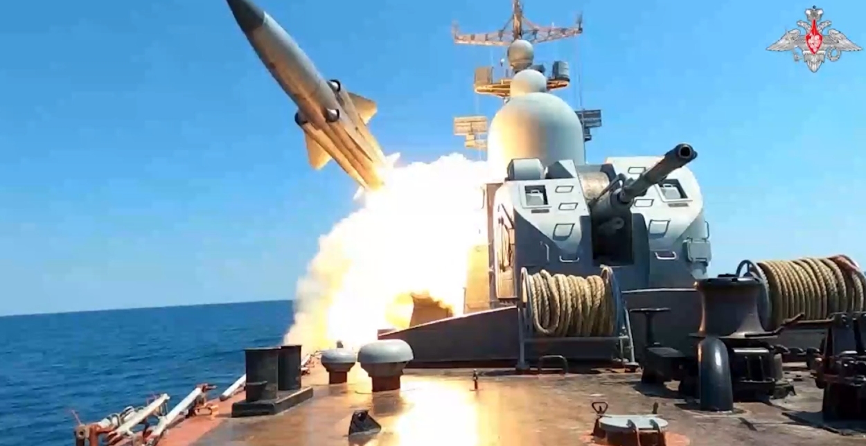 Russia Flaunts NATO 'War Trophies' Seized From Ukraine, Displays ...