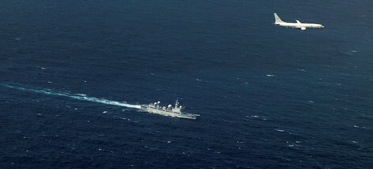 Big Encounter! Stunning Image Of P-8 Poseidon Flying Over Chinese ...