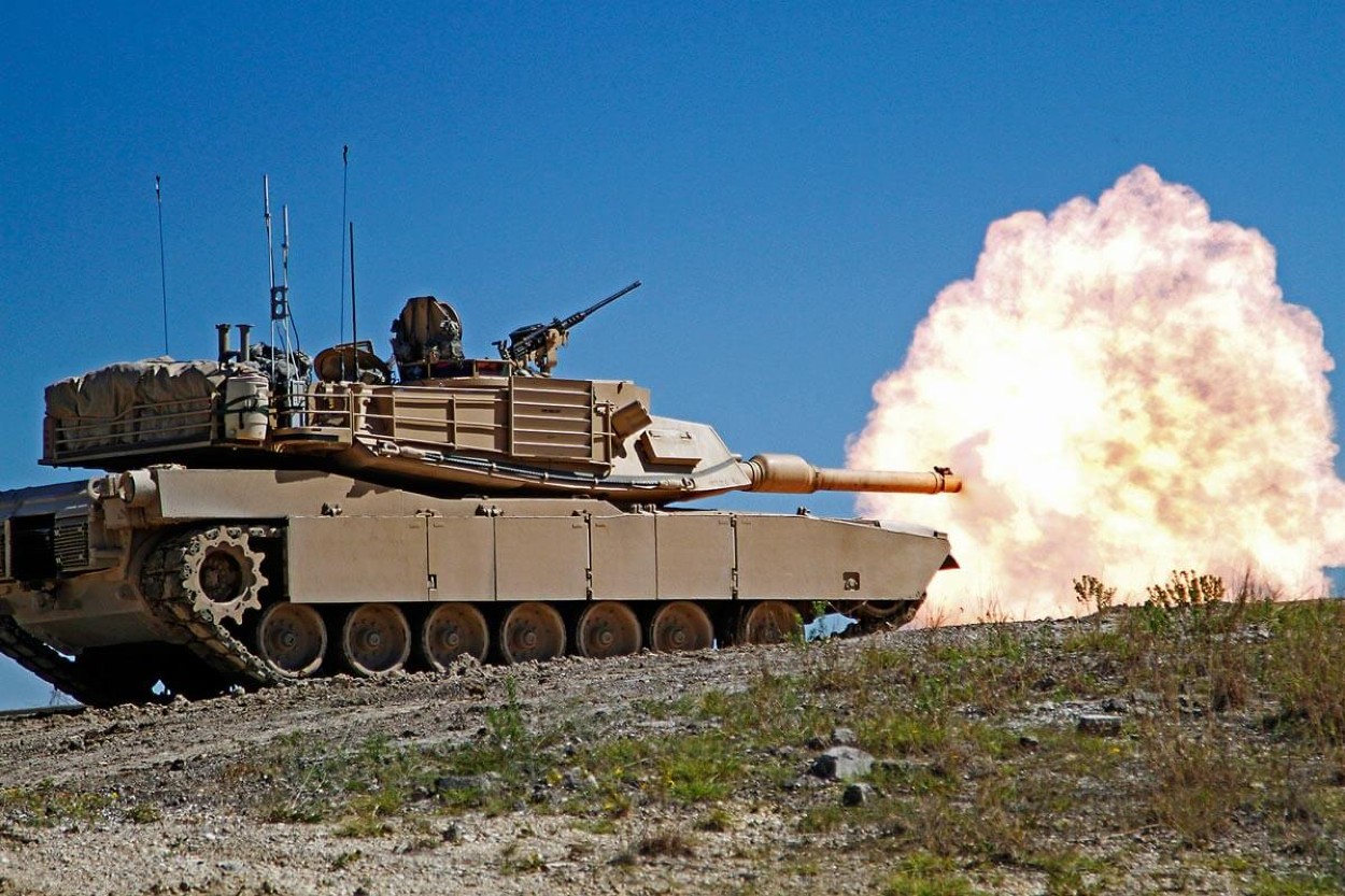 Russia 'Knocks Out' 4th US-Supplied Abrams MBT In Ukraine War; Bahrain ...