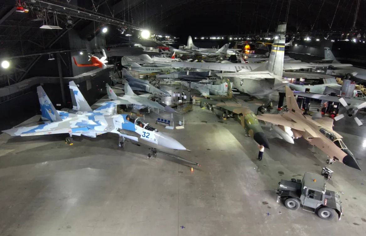 Su-27 Fighter 'Dwarfs' Rafale, MiG-29, F-4 Phantom, LCA Tejas; New ...