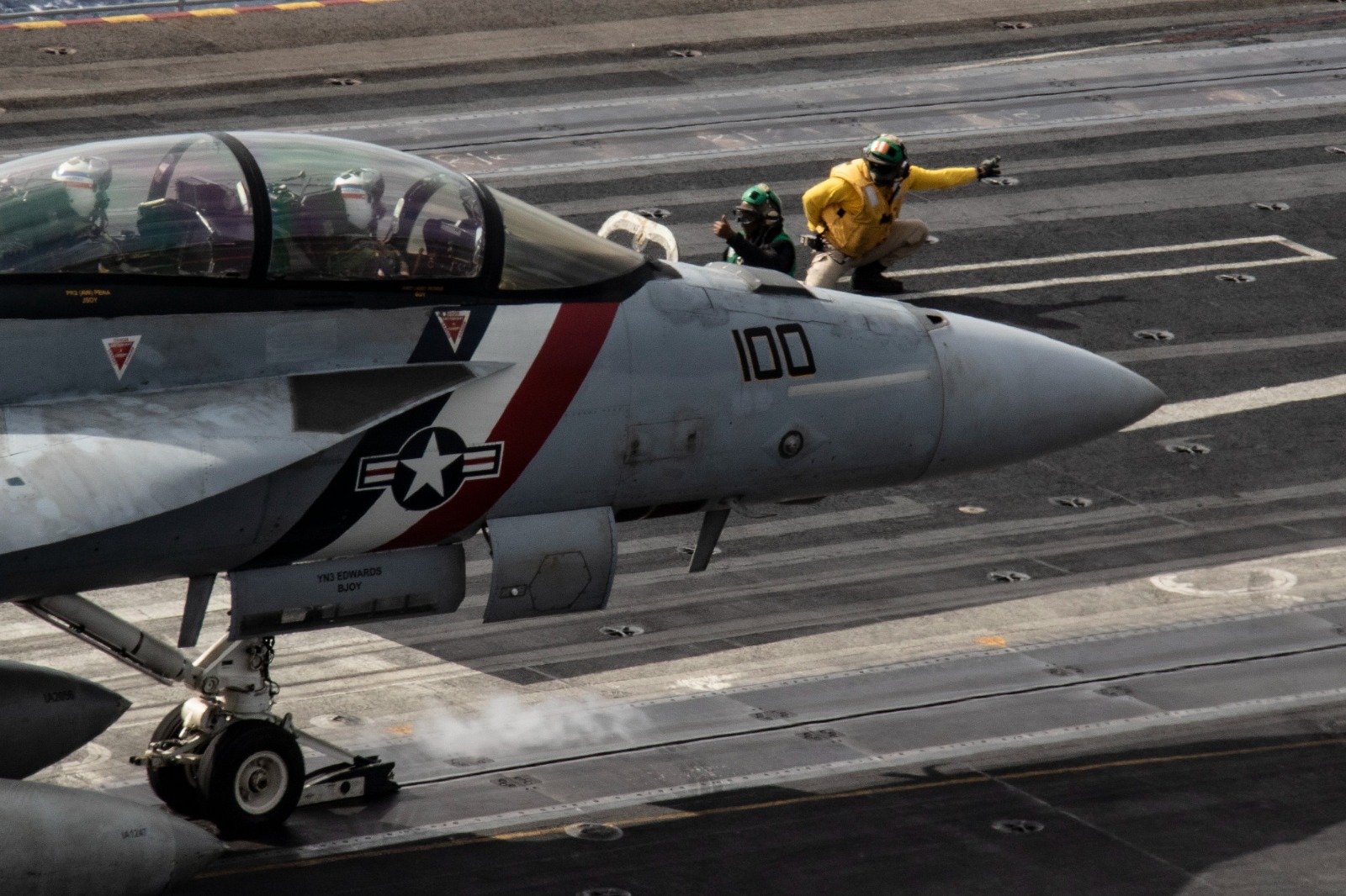 US To Remove 'World's Biggest & Deadliest' Aircraft Carrier Gerald R ...
