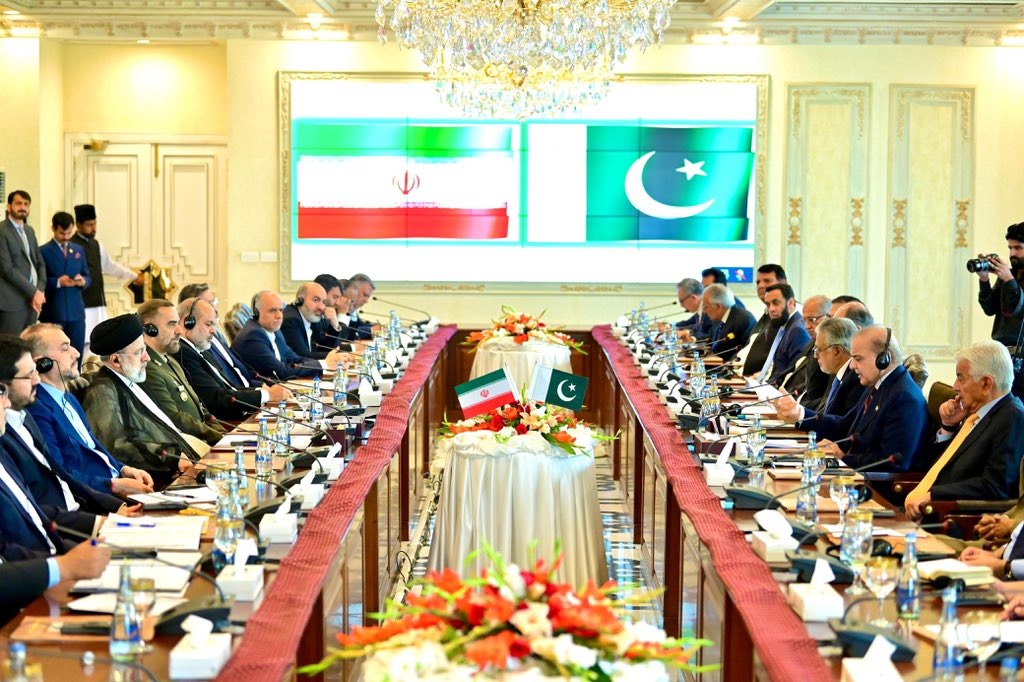 Forget Nuclear Weapons, Pakistan Shuts Down All Border Crossings With ...