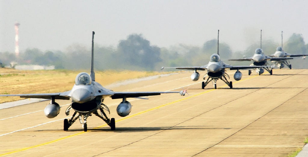 1st F-16 Crash In 20 Years, RSAF Attributes Fighting Falcon Accident To ...