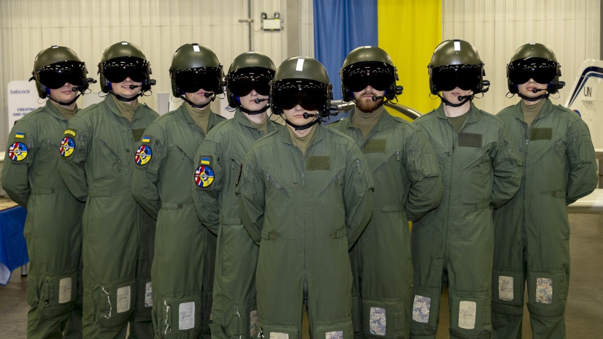 U K Completes Training Of 200 Ukrainian Pilots British Minister Says