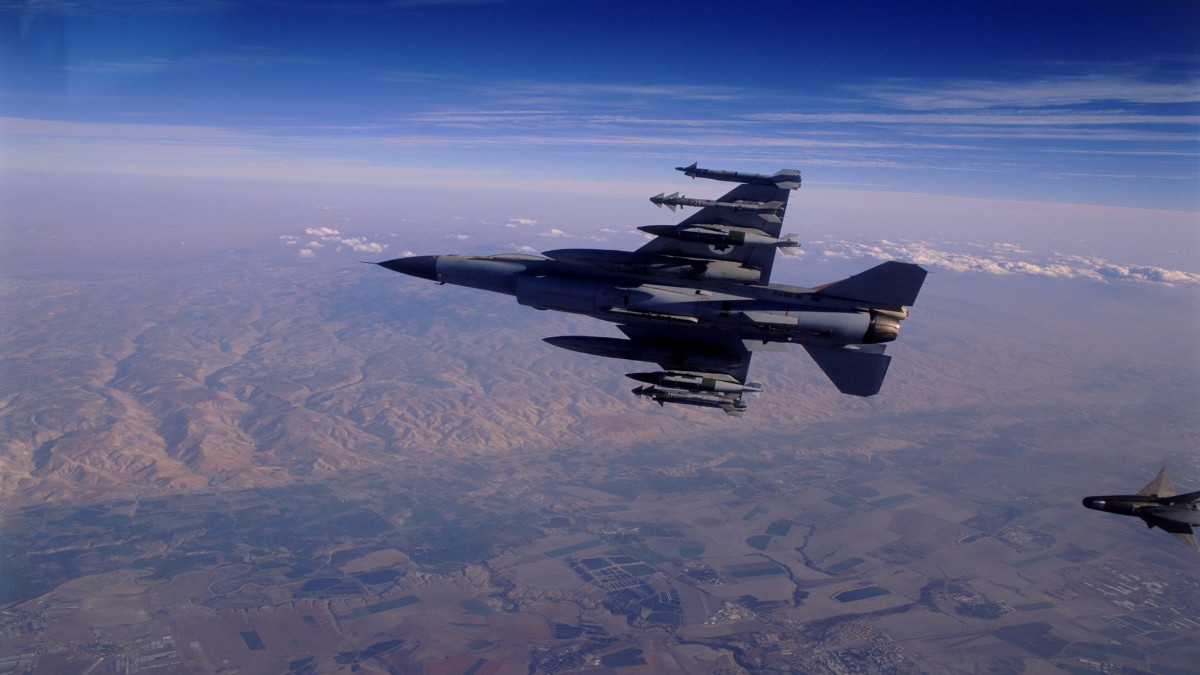 Israeli Python-5 Air-To-Air-Missiles Spotted On RSAF's F-16D Fighters ...