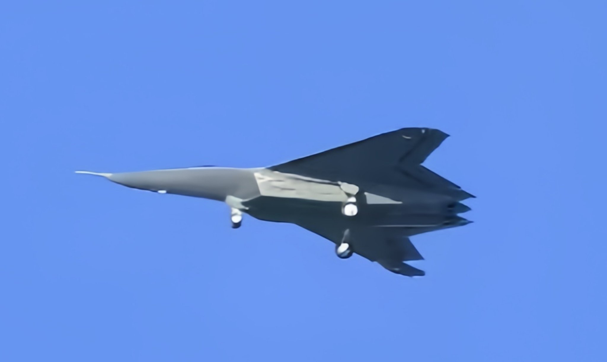 U.S.-China 6th-Gen Aircraft Battle Heats Up As Beijing Increases J-36 ...