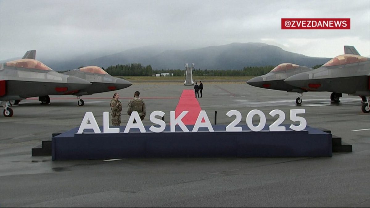 Trump Flies B-2 Bomber Over Putin's Head! Did U.S. Try To Intimidate Kremlin Boss With Stealth ...